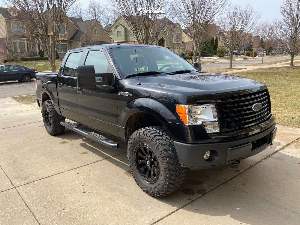 2014 Ford F-150 Wheel Offset Aggressive > 1" Outside Fender Leveling ...