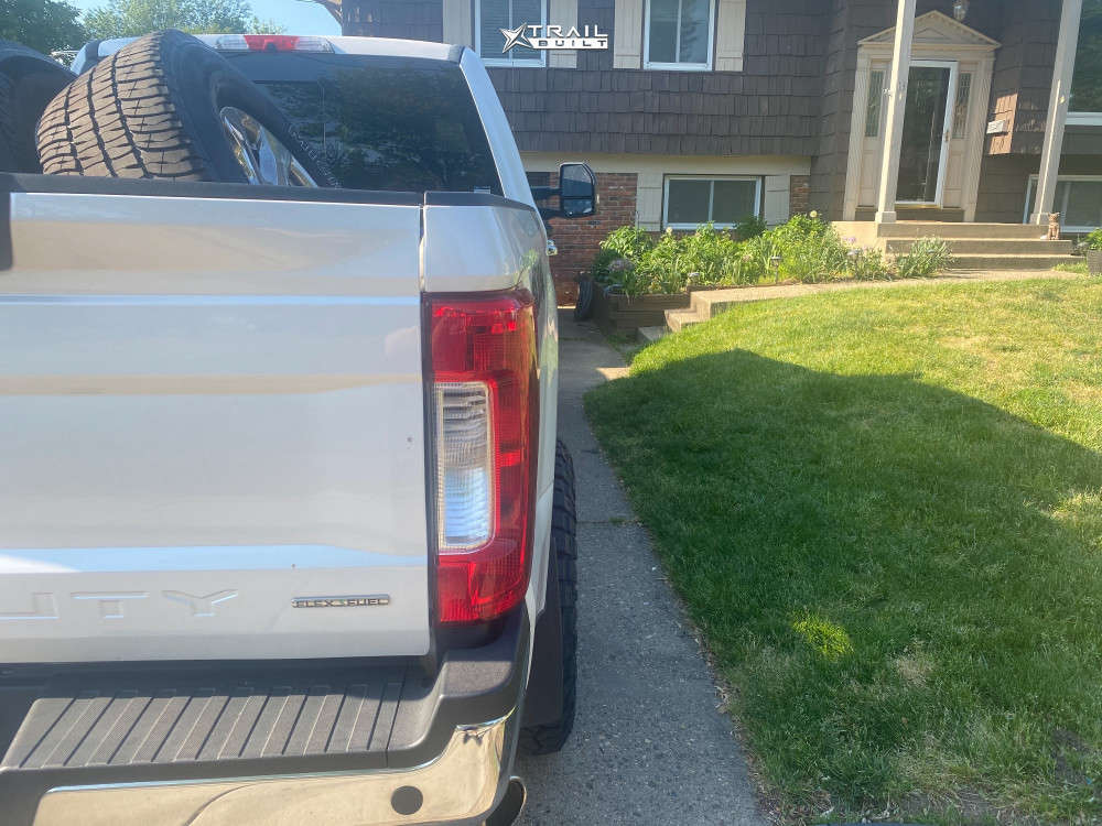 2017 Ford F-250 Super Duty Wheel Offset Aggressive > 1" Outside Fender ...