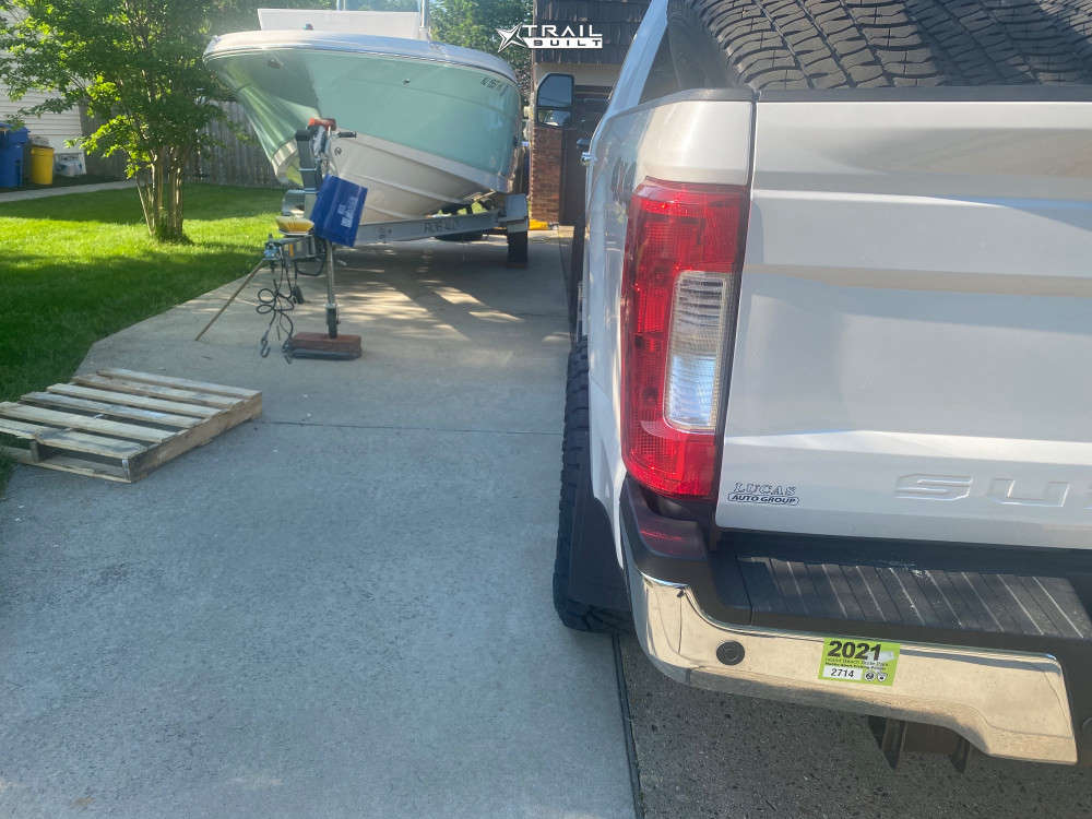 2017 Ford F-250 Super Duty Wheel Offset Aggressive > 1" Outside Fender ...