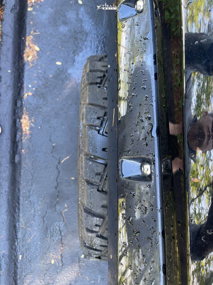 2006 Jeep Commander Wheel Offset Aggressive > 1" Outside Fender ...