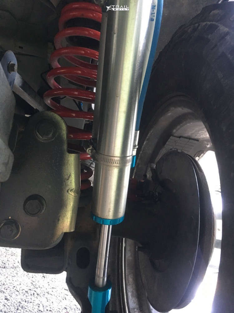 2006 Jeep Commander Wheel Offset Aggressive > 1" Outside Fender ...