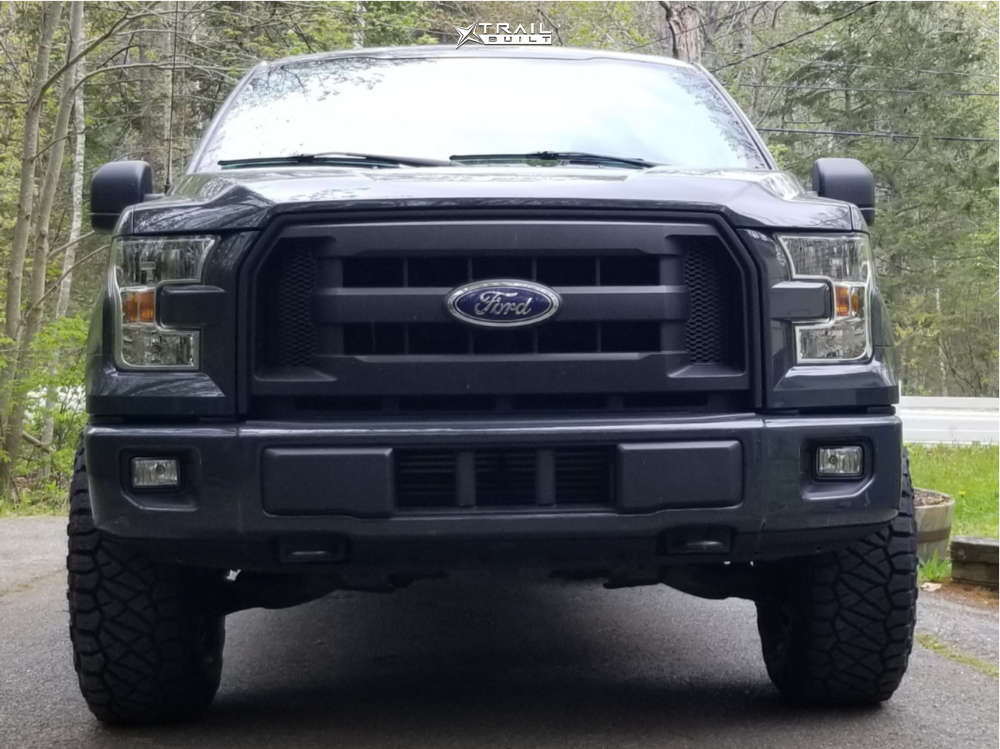 2016 Ford F-150 Wheel Offset Aggressive > 1" Outside Fender Leveling ...