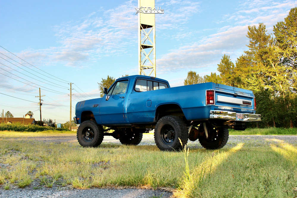 1990 Dodge W250 Wheel Offset Slightly Aggressive Suspension Lift 4 ...