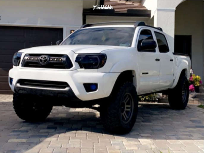 2014 Toyota Tacoma Wheel Offset Aggressive > 1" Outside Fender ...