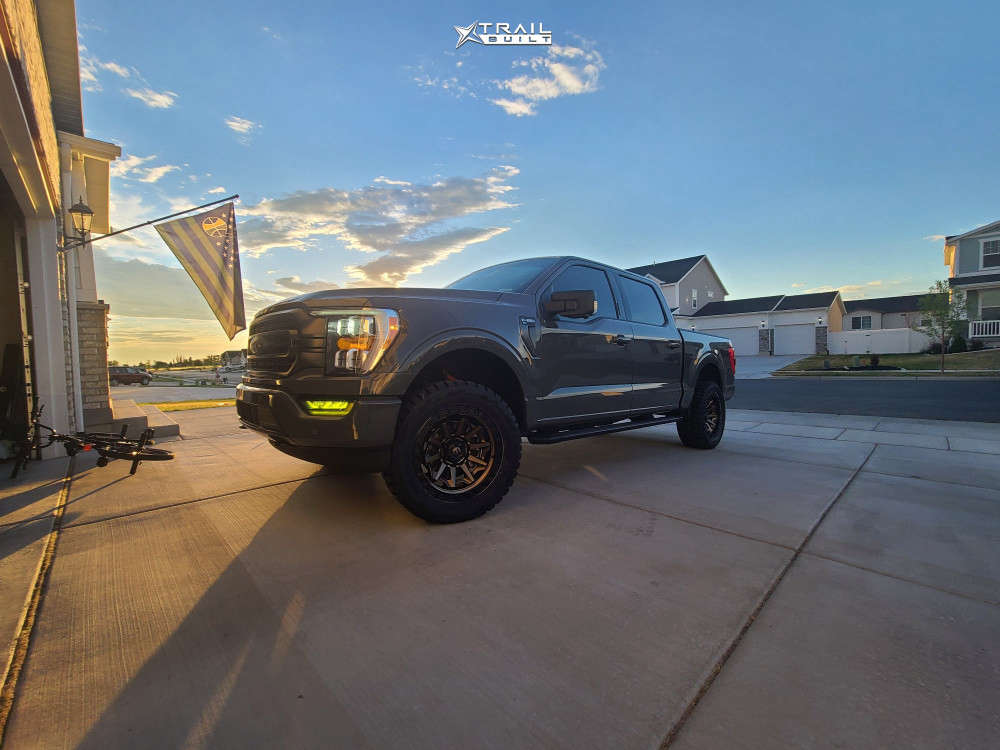 2021 Ford F-150 Wheel Offset Aggressive > 1" Outside Fender Leveling ...