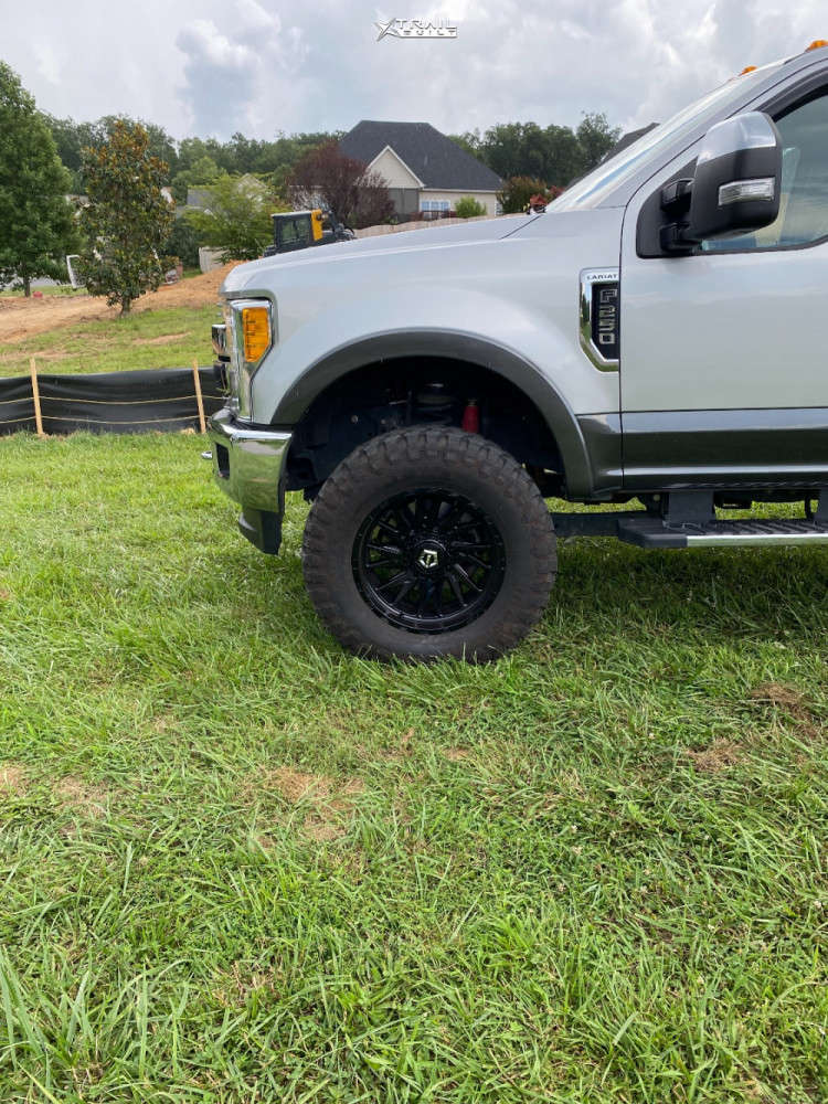 2017 Ford F-250 Super Duty Wheel Offset Aggressive > 1" Outside Fender ...