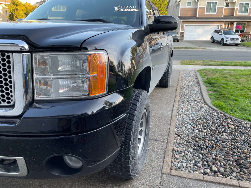 2007 GMC Sierra 1500 Wheel Offset Slightly Aggressive Leveling Kit ...