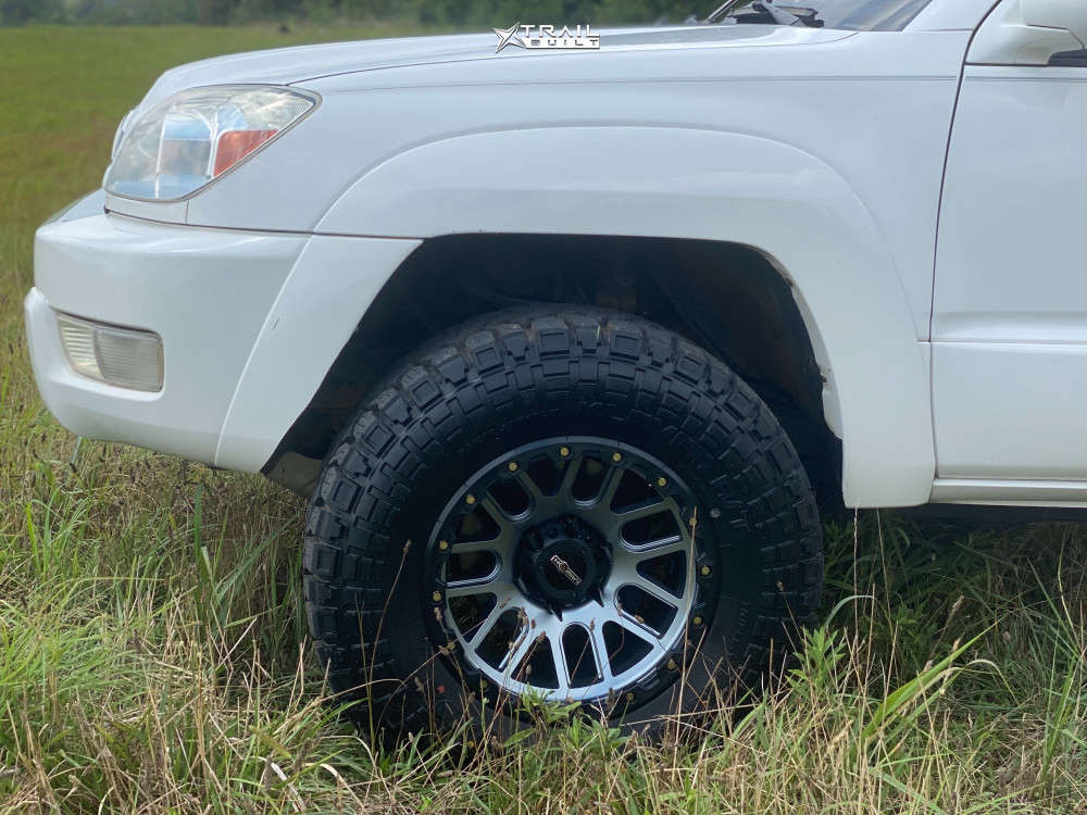 2004 Toyota 4Runner Wheel Offset Aggressive > 1" Outside Fender ...