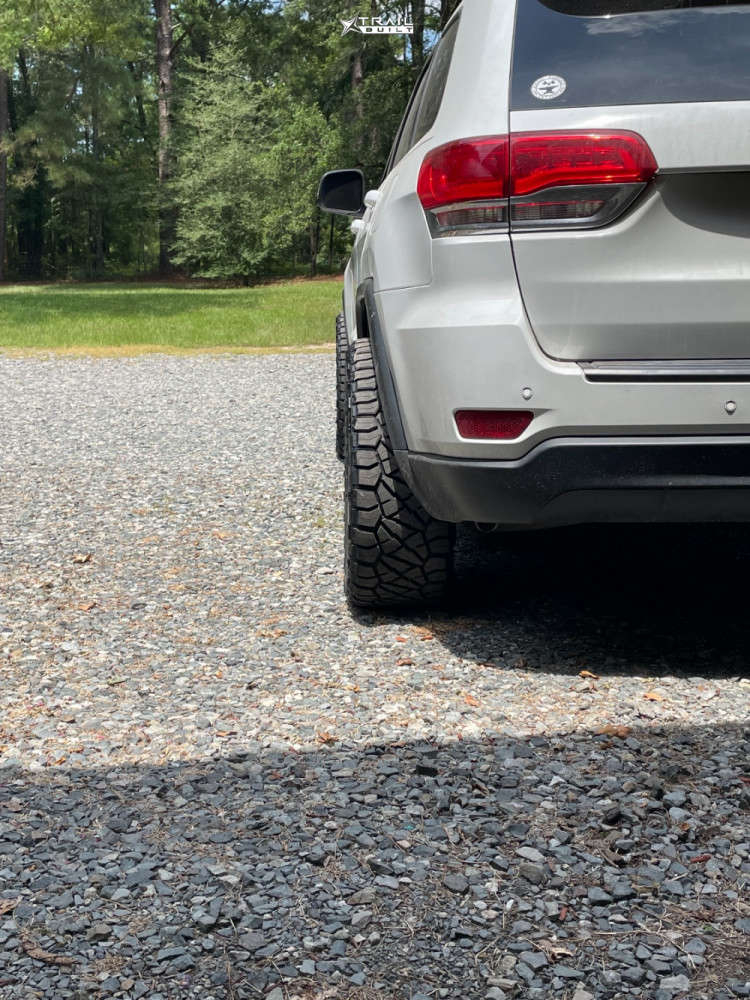 2016 Jeep Grand Cherokee Wheel Offset Aggressive > 1" Outside Fender ...