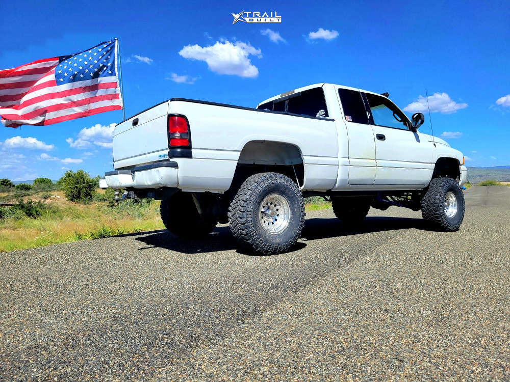 1999 Dodge Ram 1500 Wheel Offset Aggressive > 1" Outside Fender ...