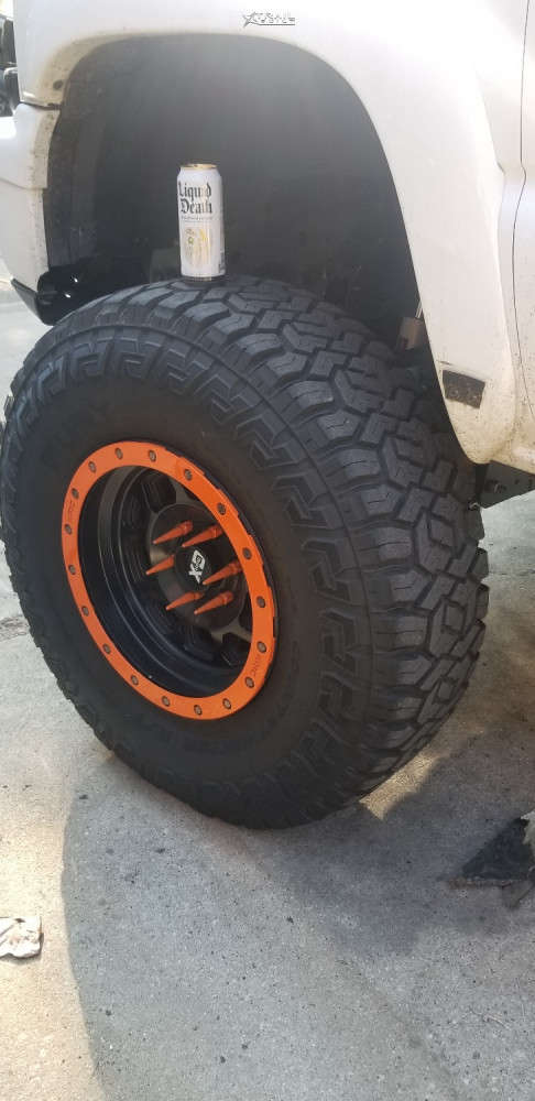 2003 Chevrolet Suburban Wheel Offset Aggressive > 1" Outside Fender ...