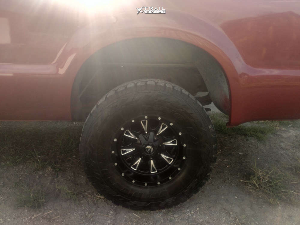 2000 Ford F-250 Super Duty Wheel Offset Aggressive > 1" Outside Fender ...