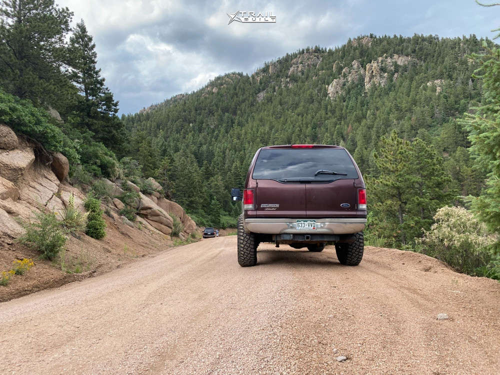 2000 Ford Excursion Wheel Offset Aggressive > 1" Outside Fender ...