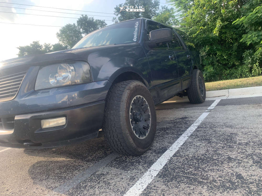 2004 Ford Expedition Wheel Offset Aggressive > 1" Outside Fender Stock ...