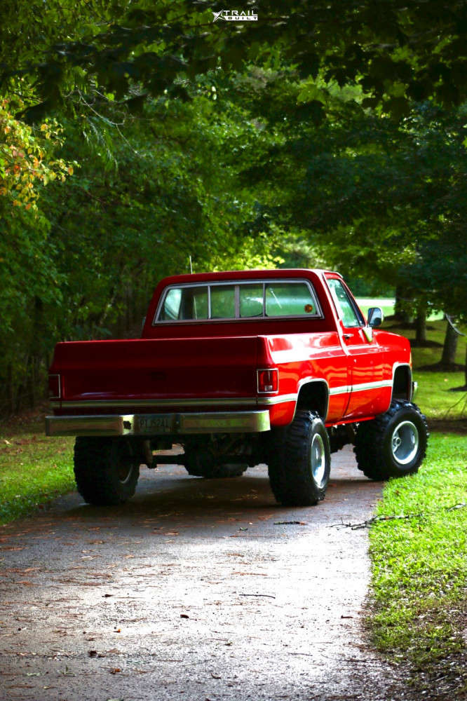 1984 Chevrolet K10 Wheel Offset Aggressive > 1" Outside Fender ...