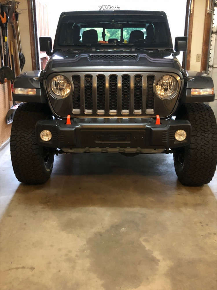 2021 Jeep Gladiator Wheel Offset Slightly Aggressive Leveling Kit ...