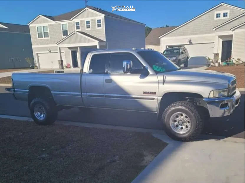 2001 Dodge Ram 1500 Wheel Offset Aggressive > 1" Outside Fender Stock ...