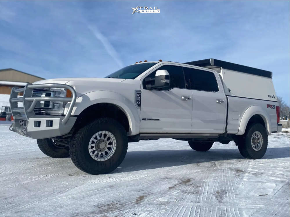 2018 Ford F-250 Super Duty Wheel Offset Aggressive > 1" Outside Fender ...