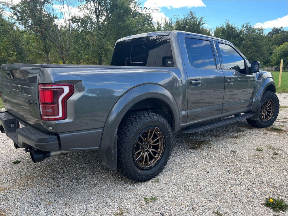 2018 Ford F-150 Wheel Offset Aggressive > 1" Outside Fender Leveling ...