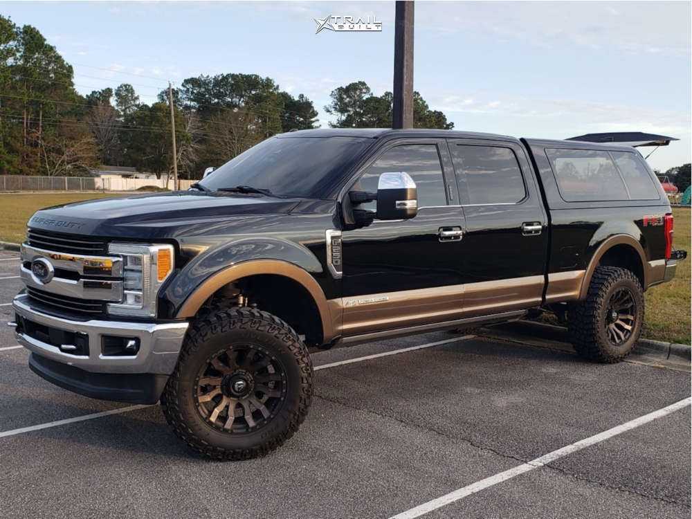 2017 Ford F-250 Super Duty Wheel Offset Aggressive > 1" Outside Fender ...