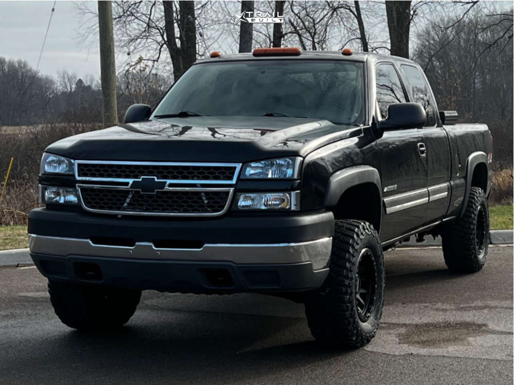 2005 Chevrolet Silverado 2500 HD Wheel Offset Aggressive > 1" Outside ...