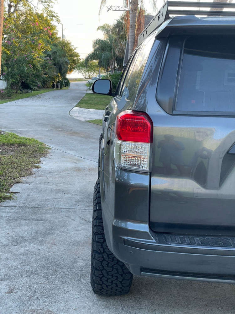 2011 Toyota 4Runner Wheel Offset Aggressive > 1" Outside Fender ...