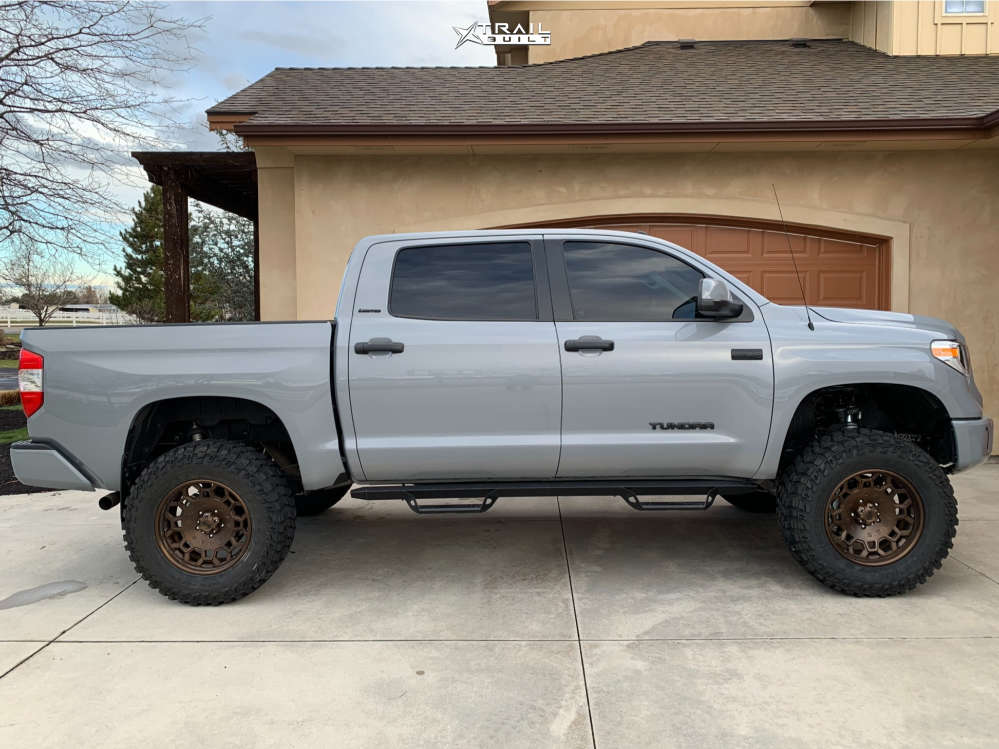 2019 Toyota Tundra Wheel Offset Aggressive > 1" Outside Fender ...