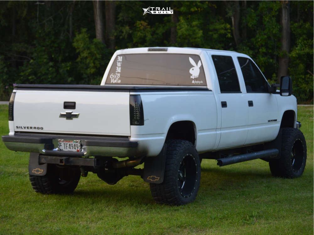 2000 Chevrolet K2500 Wheel Offset Aggressive > 1" Outside Fender ...