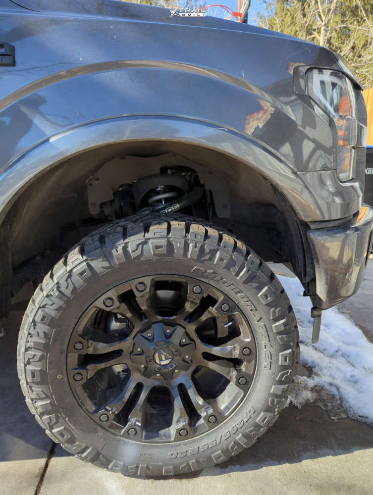 2017 Ford F-150 Wheel Offset Aggressive > 1" Outside Fender Leveling ...