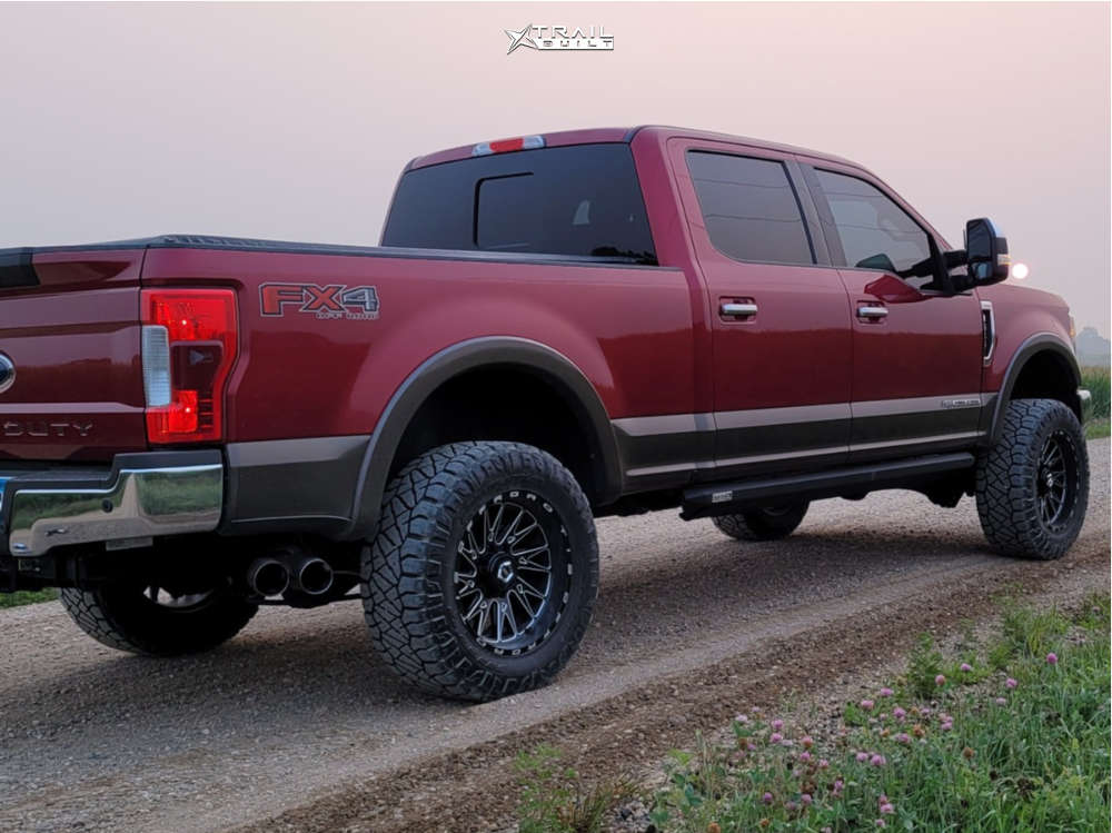 2017 Ford F-350 Super Duty Wheel Offset Aggressive > 1" Outside Fender ...