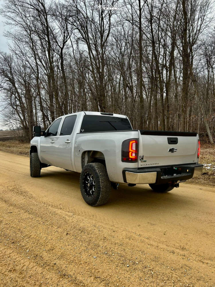 2011 Chevrolet Silverado 1500 Wheel Offset Aggressive > 1" Outside ...