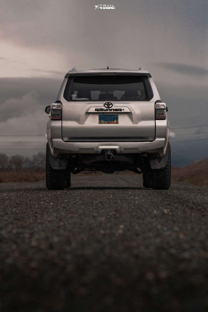 2015 Toyota 4Runner Wheel Offset Aggressive > 1" Outside Fender ...