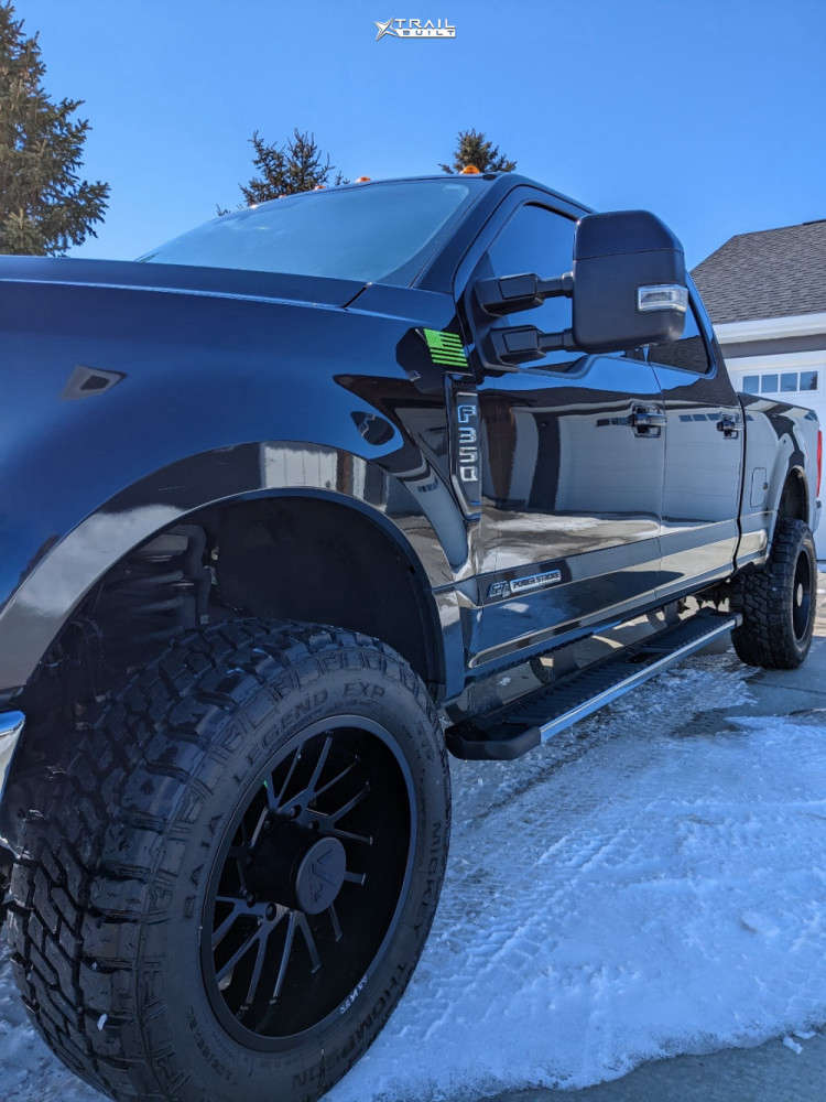 2017 Ford F-350 Super Duty Wheel Offset Aggressive > 1" Outside Fender ...