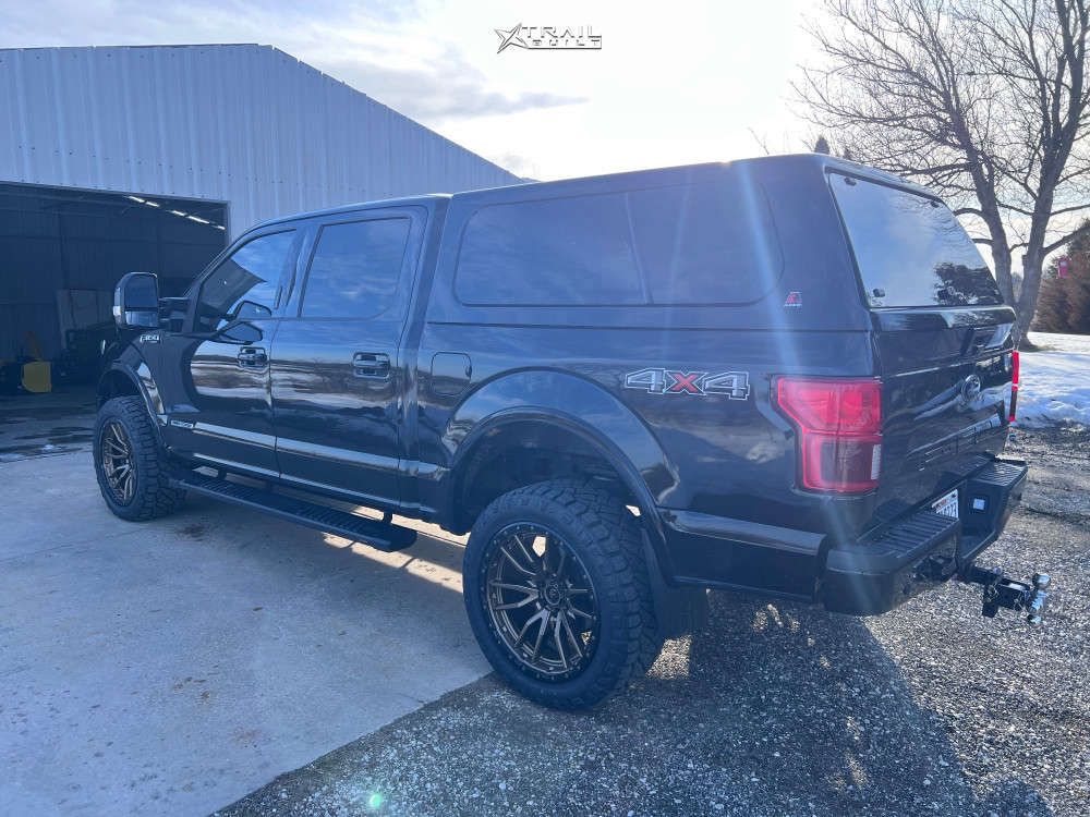 2019 Ford F-150 Wheel Offset Aggressive > 1" Outside Fender Leveling ...