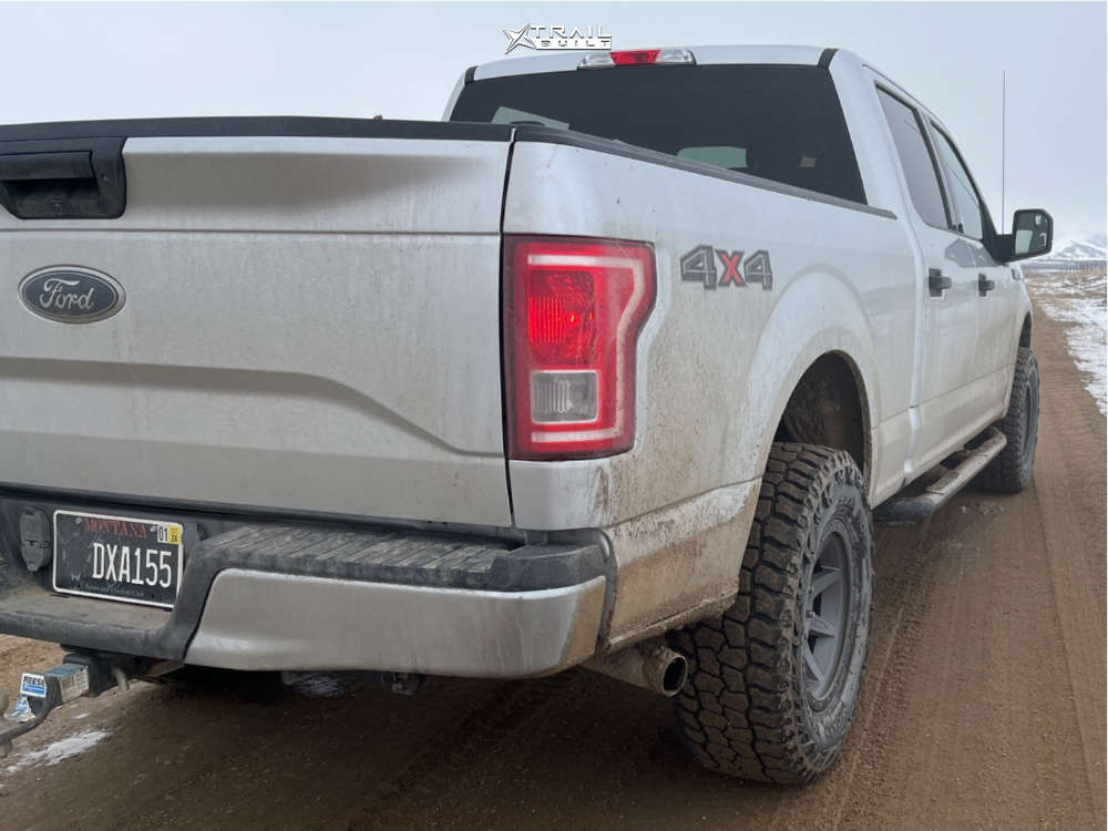 2017 Ford F-150 Wheel Offset Aggressive > 1" Outside Fender Leveling ...