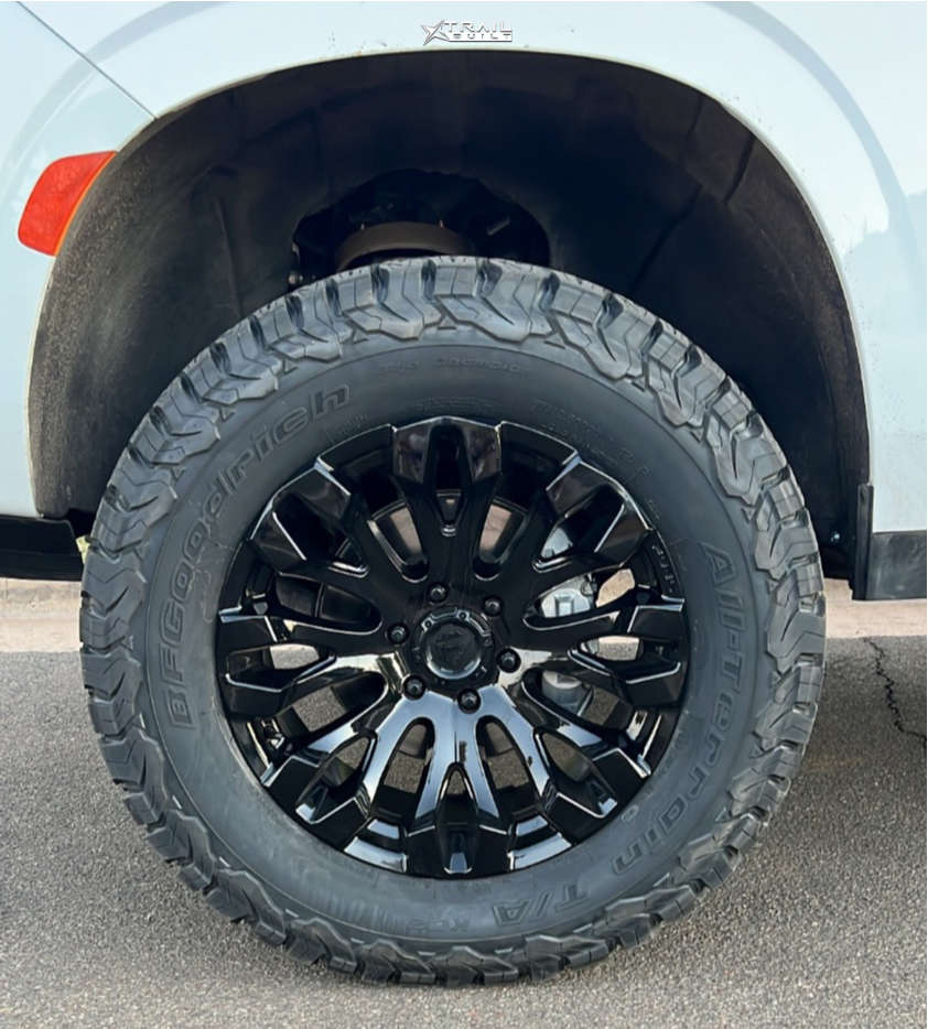 2021 Chevrolet Suburban Wheel Offset HellaFlush Suspension Lift 3.5 ...