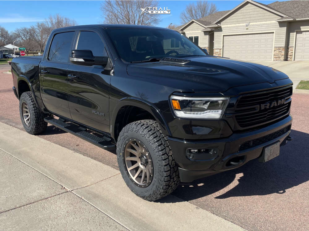 2019 Ram 1500 Wheel Offset Aggressive > 1" Outside Fender Suspension ...