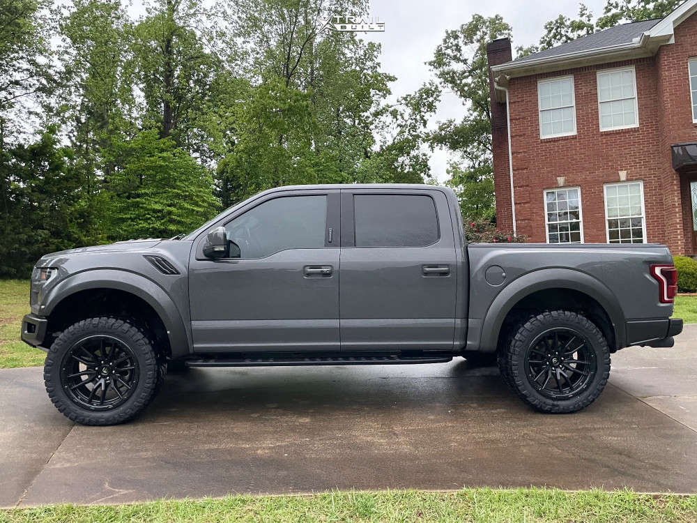 2020 Ford F-150 Wheel Offset Aggressive > 1" Outside Fender Leveling ...