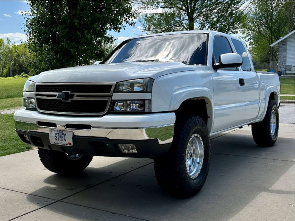 2006 Chevrolet Silverado 1500 Wheel Offset Aggressive > 1" Outside ...