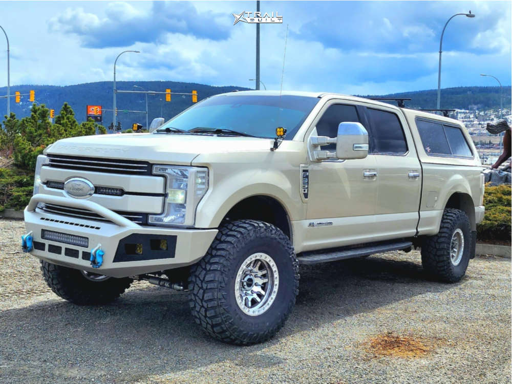 2017 Ford F-350 Super Duty Wheel Offset Aggressive > 1" Outside Fender ...