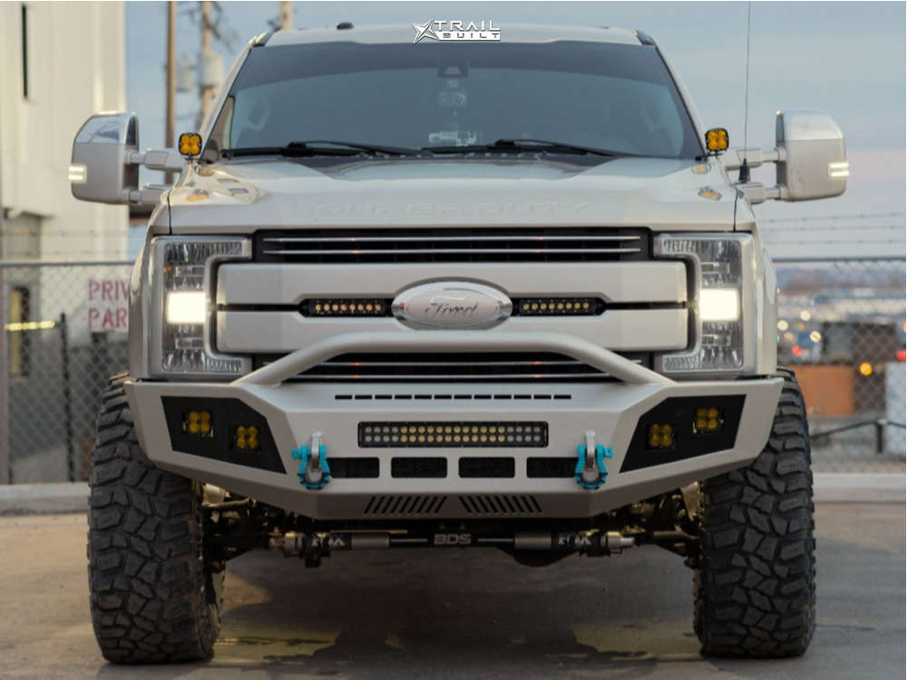 2017 Ford F-350 Super Duty Wheel Offset Aggressive > 1" Outside Fender ...
