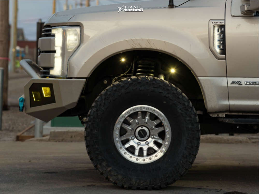 2017 Ford F-350 Super Duty Wheel Offset Aggressive > 1" Outside Fender ...