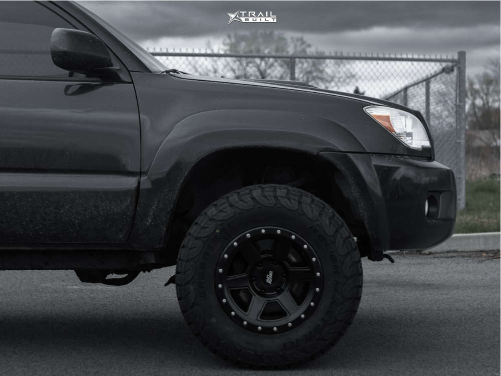 2006 Toyota 4Runner Wheel Offset Aggressive > 1" Outside Fender ...