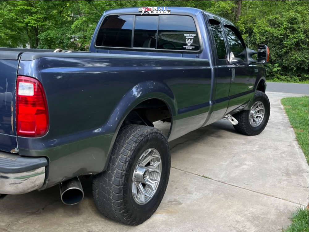 2004 Ford F-250 Super Duty Wheel Offset Aggressive > 1" Outside Fender ...