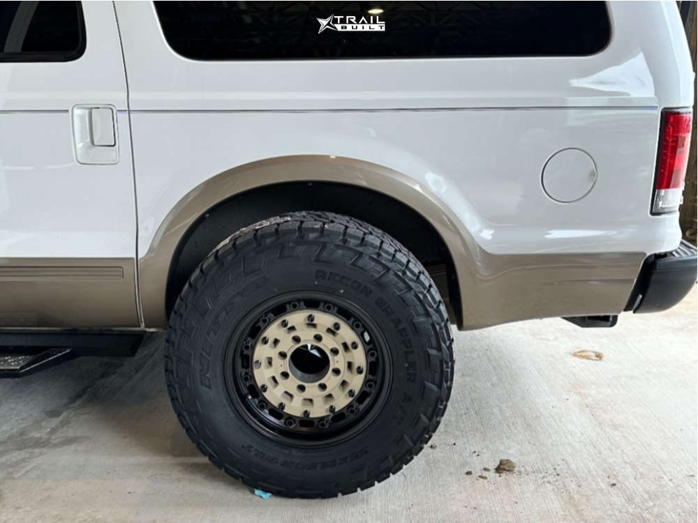 2001 Ford Excursion Wheel Offset Aggressive > 1" Outside Fender ...
