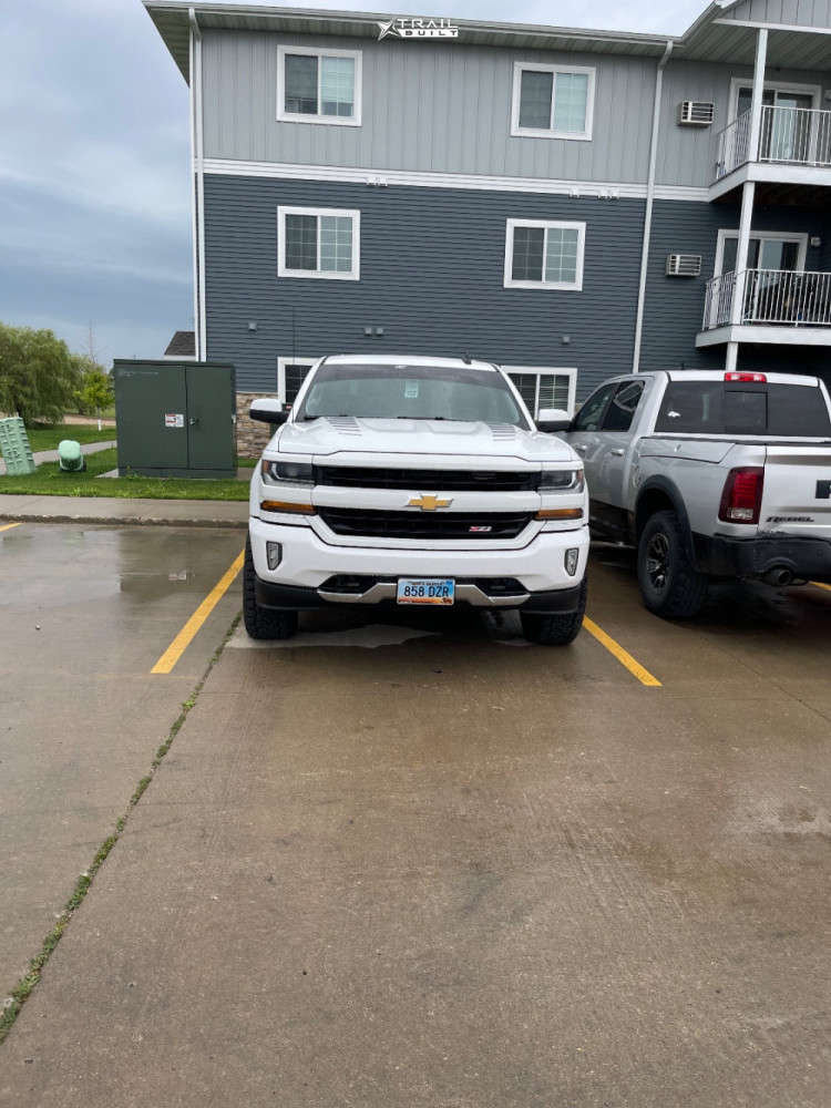2018 Chevrolet Silverado 1500 Wheel Offset Aggressive > 1" Outside ...