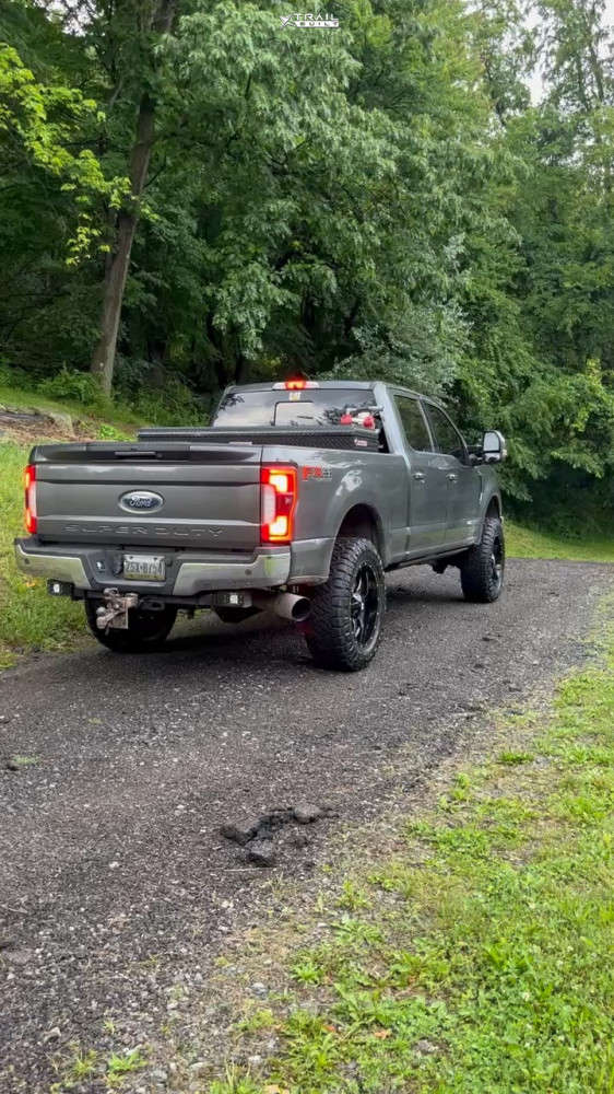 2017 Ford F-350 Super Duty Wheel Offset Slightly Aggressive Leveling ...