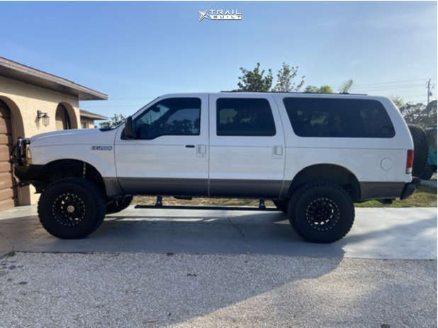 2001 Ford Excursion Wheel Offset Aggressive > 1" Outside Fender ...
