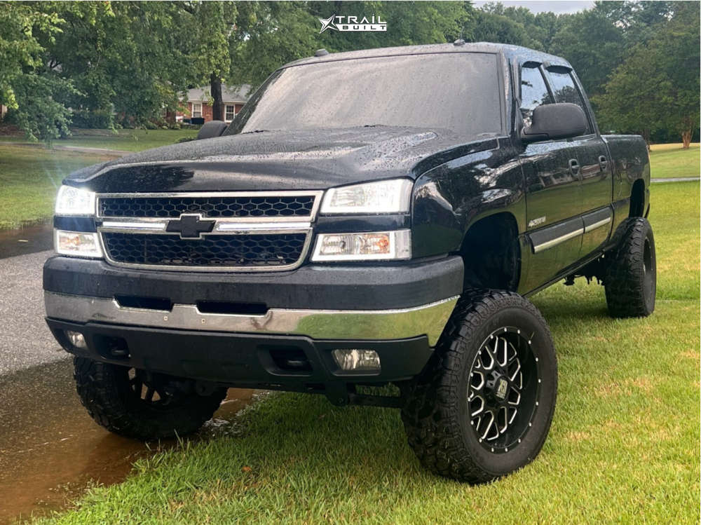 2005 Chevrolet Silverado 2500 HD Wheel Offset Aggressive > 1" Outside ...