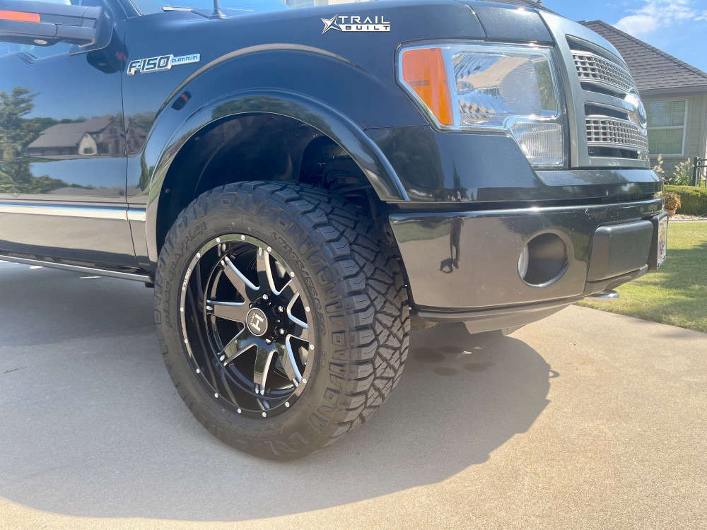 2010 Ford F-150 Wheel Offset Aggressive > 1" Outside Fender Leveling ...